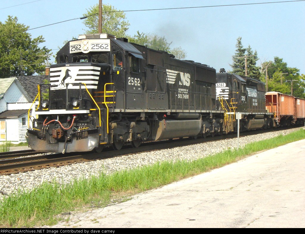 NS 2562